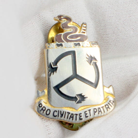 Memorabilia US WW2 2nd ADA Air Defense Artillery Unit Crest Fidus Ultra ...