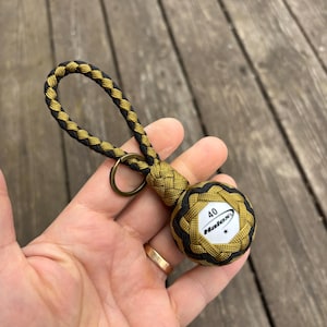 Floating Knotwork Keychain - Etsy