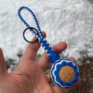 Floating Knotwork Keychain - Etsy
