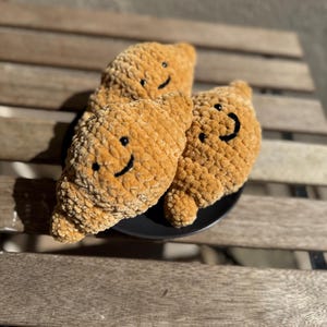 Cleo the Croissant Plushie – Cute Crochet Croissant Toy Kawaii Bakery ...