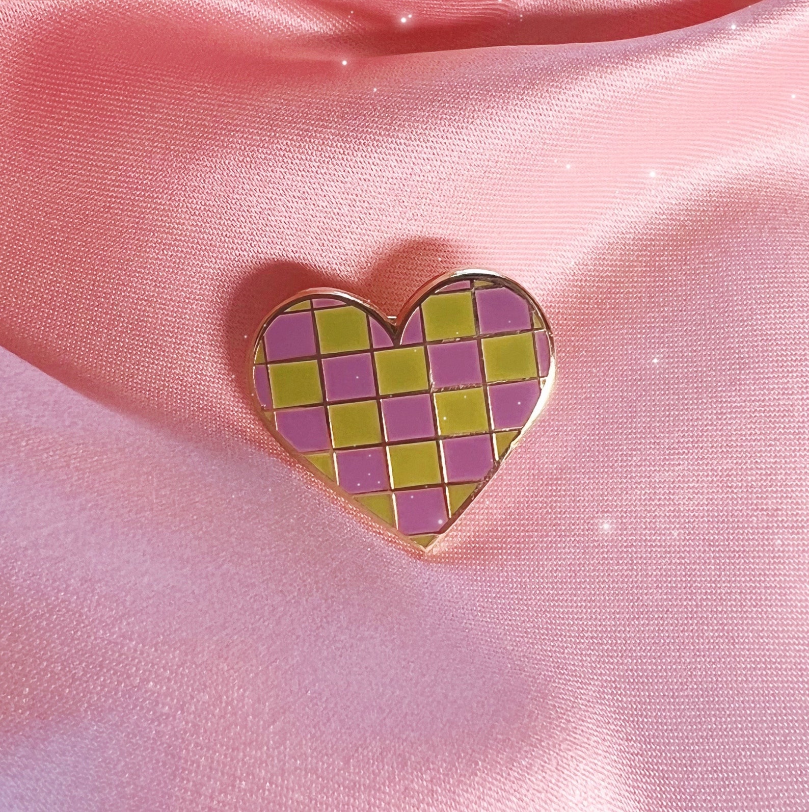 Checkered Heart Enamel Pin Black & White Pink or Lilac and | Etsy