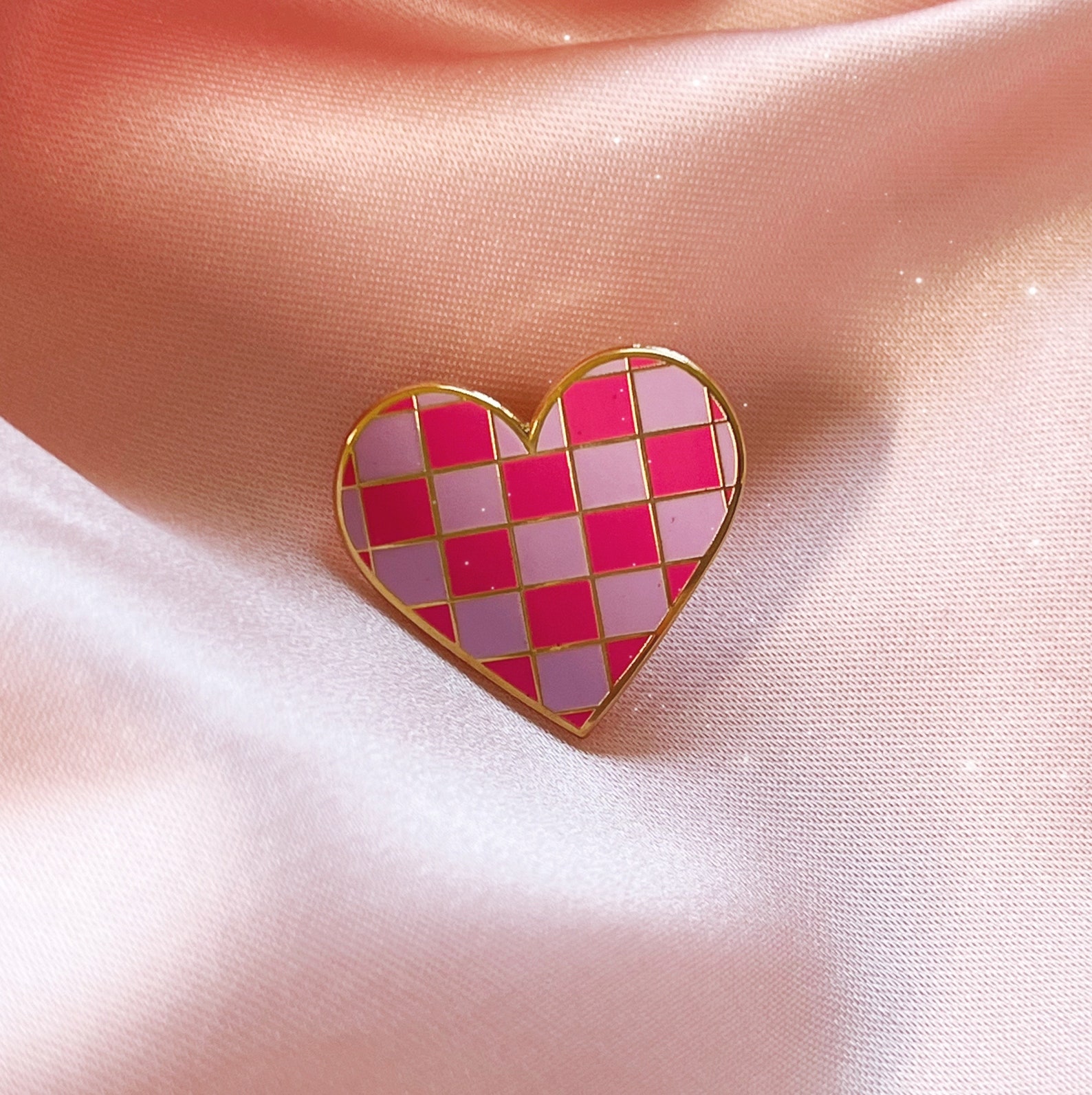Checkered Heart Enamel Pin Black & White Pink or Lilac and | Etsy