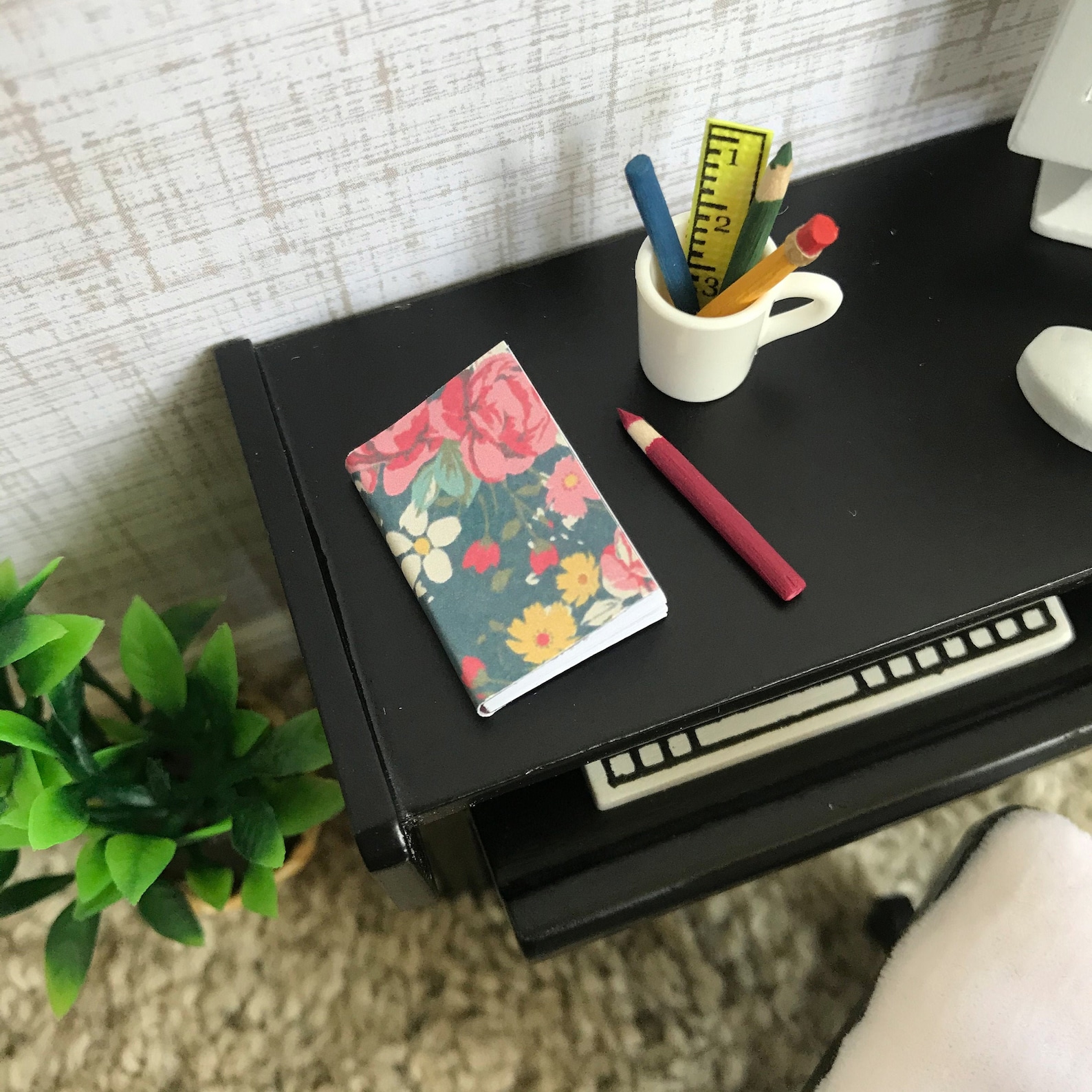 Dollhouse Miniature Notebook Pencil Pen Mug Notepad Office Set 1” Scale ...