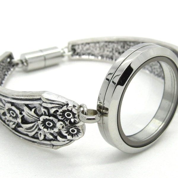 Floating Bracelet - Etsy