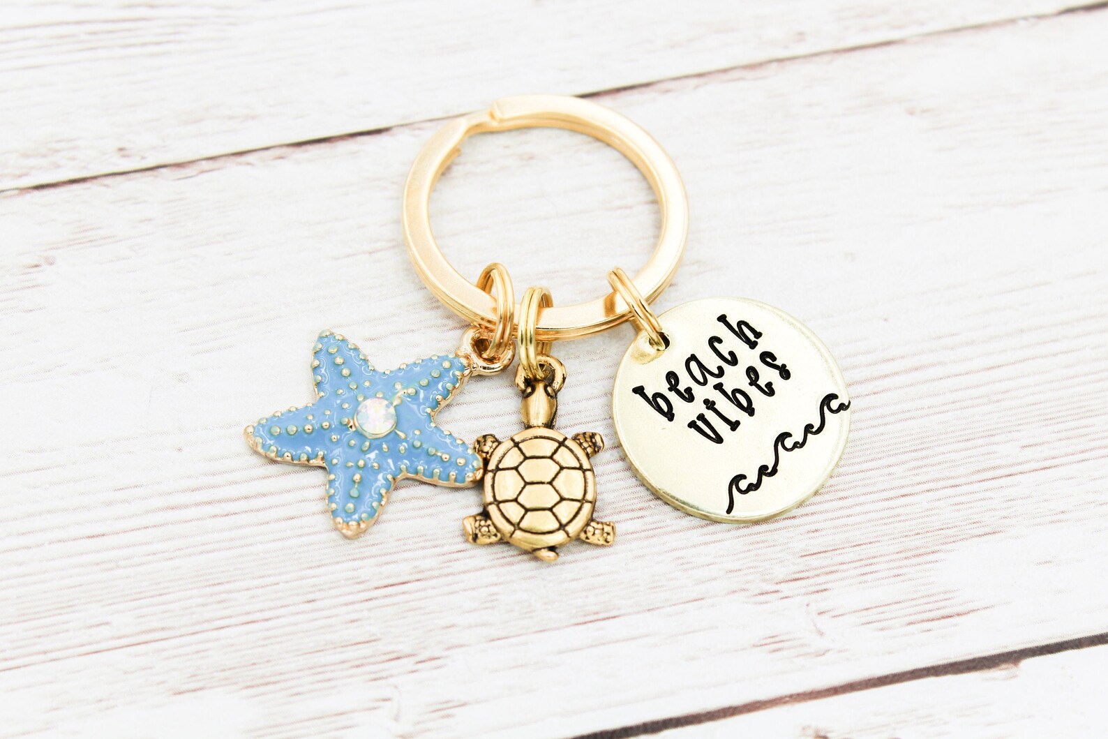 Beach Vibes Keychain Sea Turtle Keyring Beach Lover Gift - Etsy