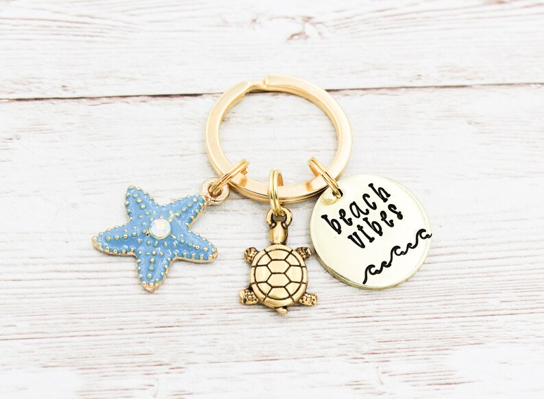 Beach Vibes Keychain Sea Turtle Keyring Beach Lover Gift - Etsy