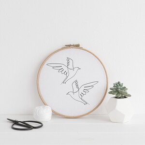 Two Doves Embroidery Template Line Art, Pattern Two Birds Line Art ...