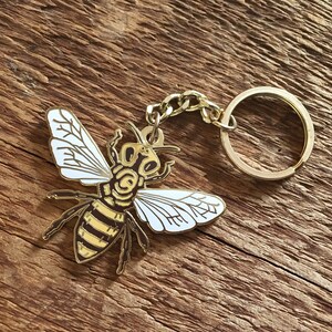 Honey Bee Enamel Keychain, Bee Keychain, Outdoors Keychain, Single Hard ...