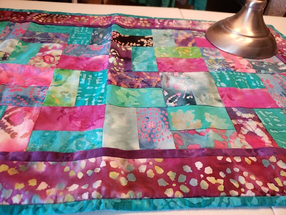 Table runner/Table topper/Dresser Scarf/Batik Table Linens Linens etna ...