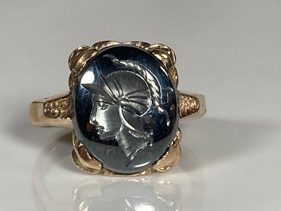 Victorian Jet Intaglio Ring in 14K Yellow Gold - Gem