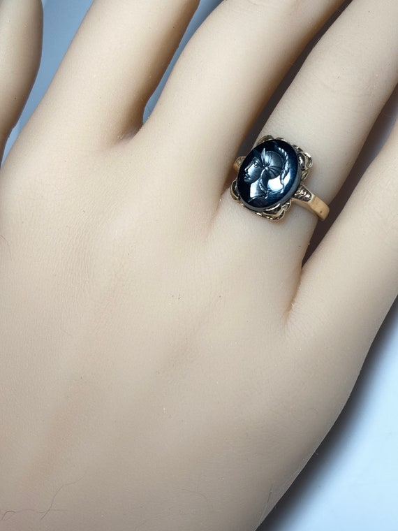 Victorian Jet Intaglio Ring in 14K Yellow Gold - Gem