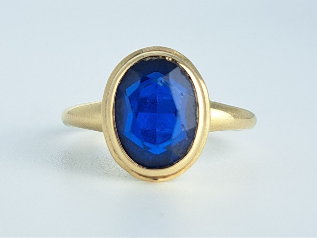 Victorian Bezel Mount Oval Sapphire Solitaire Ring in 10K Yellow Gold ...