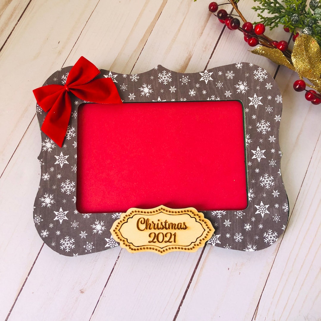 Christmas Photo Frame 2025 • Personalized Gift • Wooden Engraved Tag ...