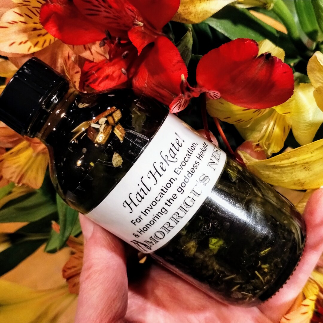 4oz HAIL HEKATE Oil, Hecate Goddess Oil, Ritual Oil, Spell Oil, Conjure ...