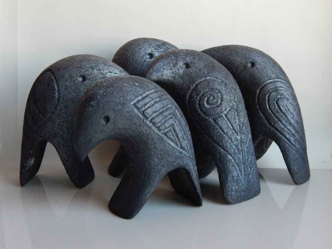 Ceramic Sculpture of Crowsfigurinebird Figurineblack - Etsy UK