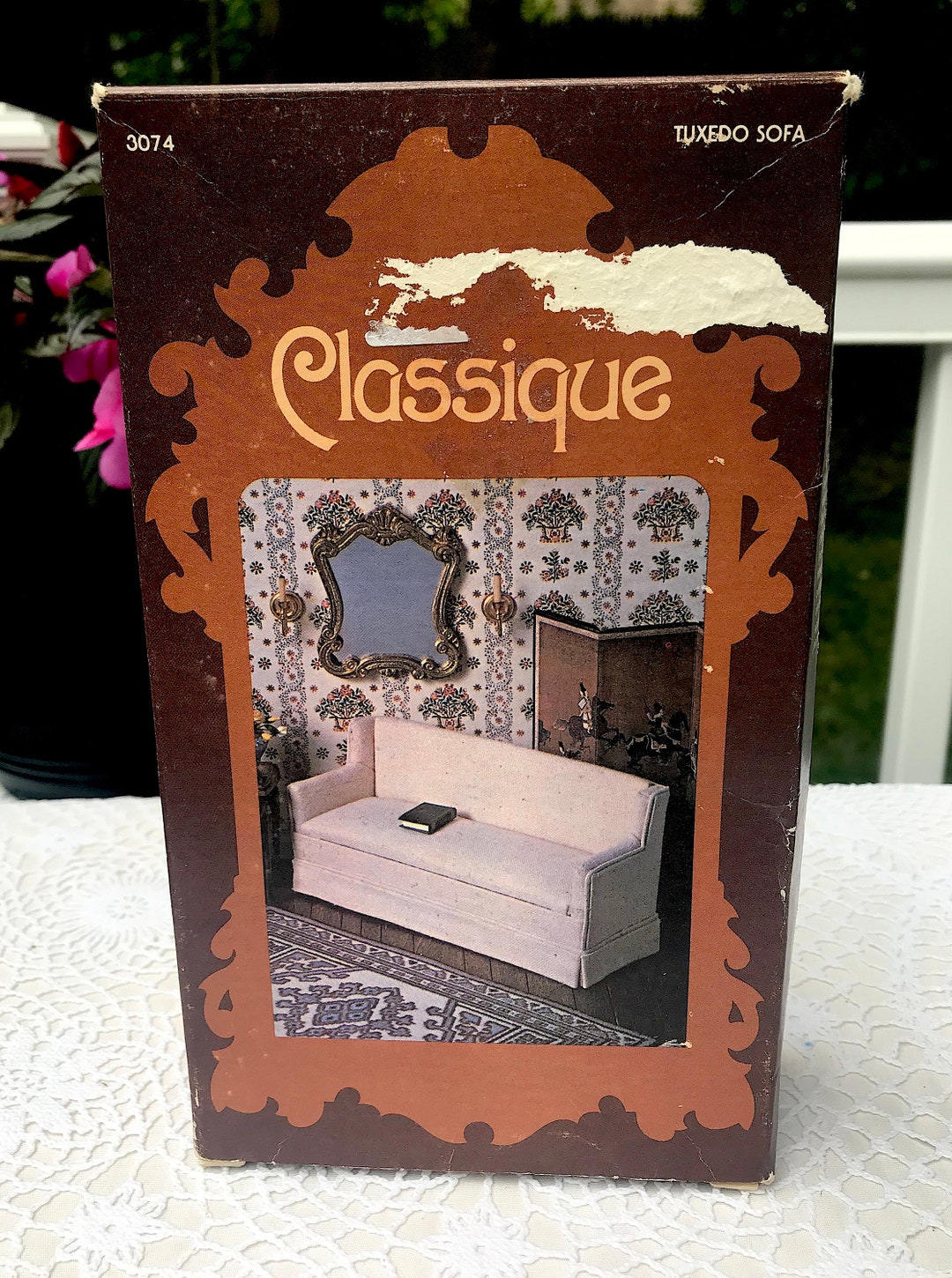 Plaid Enterprises Inc Classique Doll Furniture Kit Tuxedo Sofa Scale 1: ...