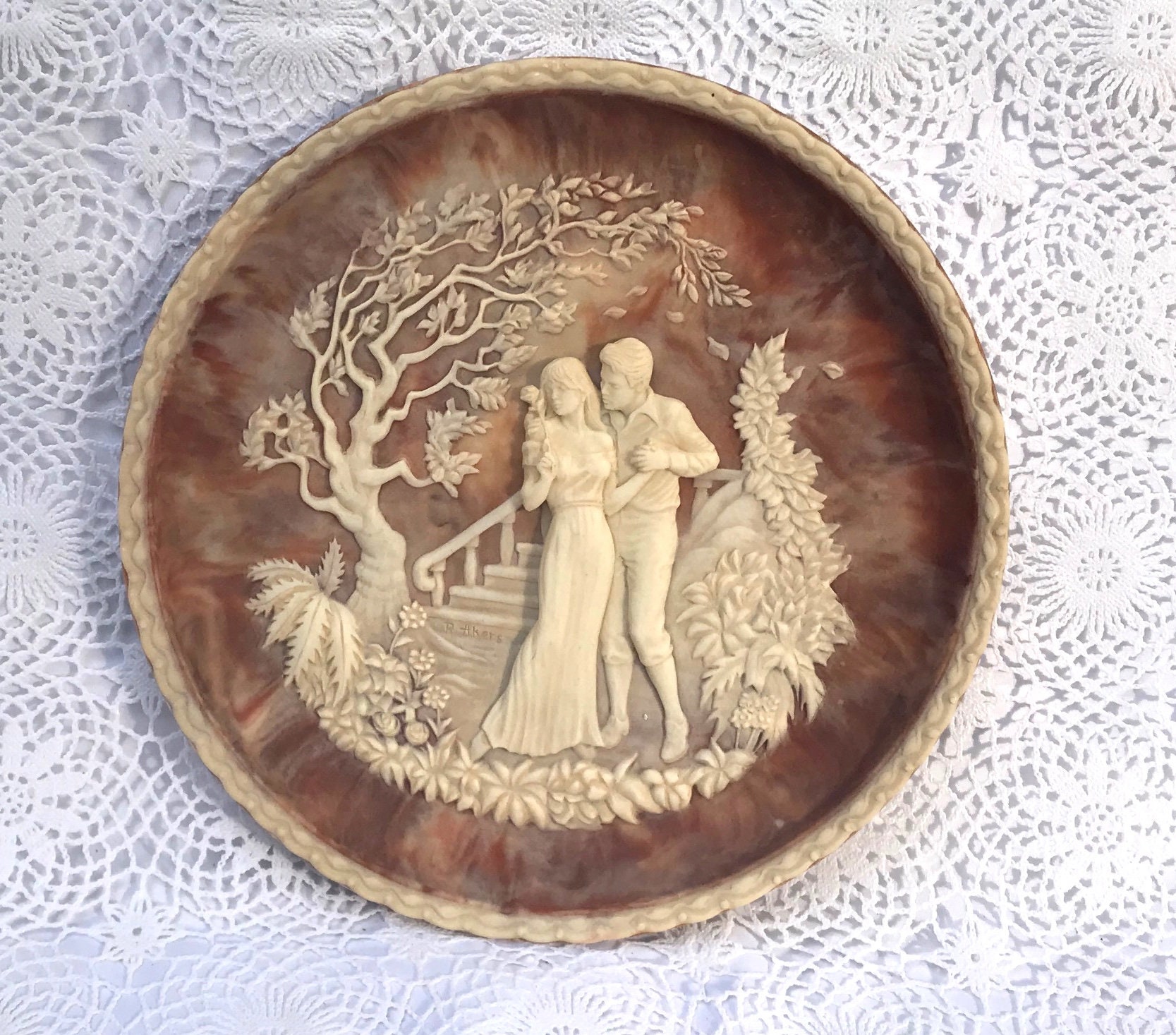 Cameo Collectors Plate for sale | Only 4 left at -75%