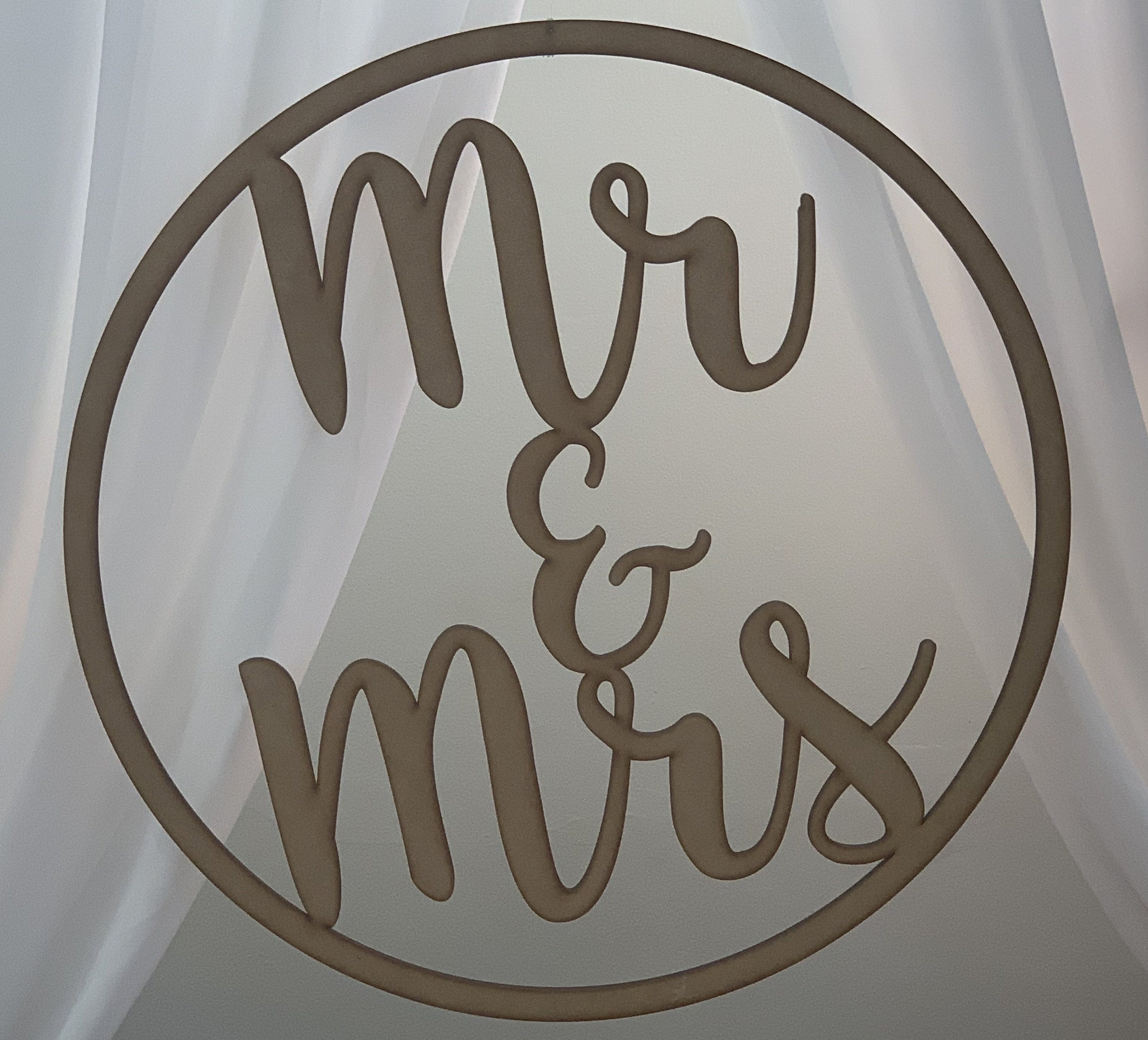 Mr & Mrs Hanging Hoop Signs / Wedding Signs/ Wall Flower/ | Etsy