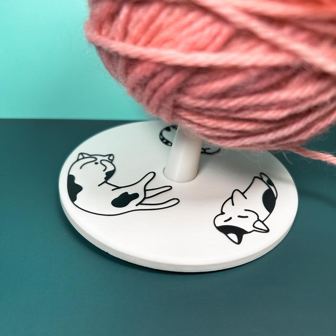 Cat Themed Wrist Yarn Dispenser - Portable Yarn Holder for Travel ...
