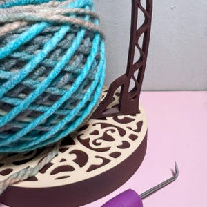Magnetic Yarn Holder - Floating Pendulum Wool Keeper - Etsy
