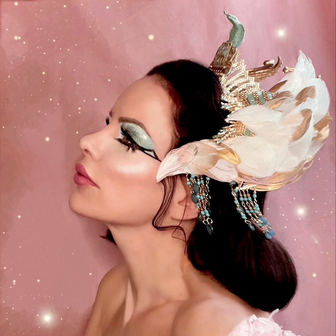 Elizabeth Iconic Cleopatra Crown Royal Egyptian Headpiece Luxurious ...