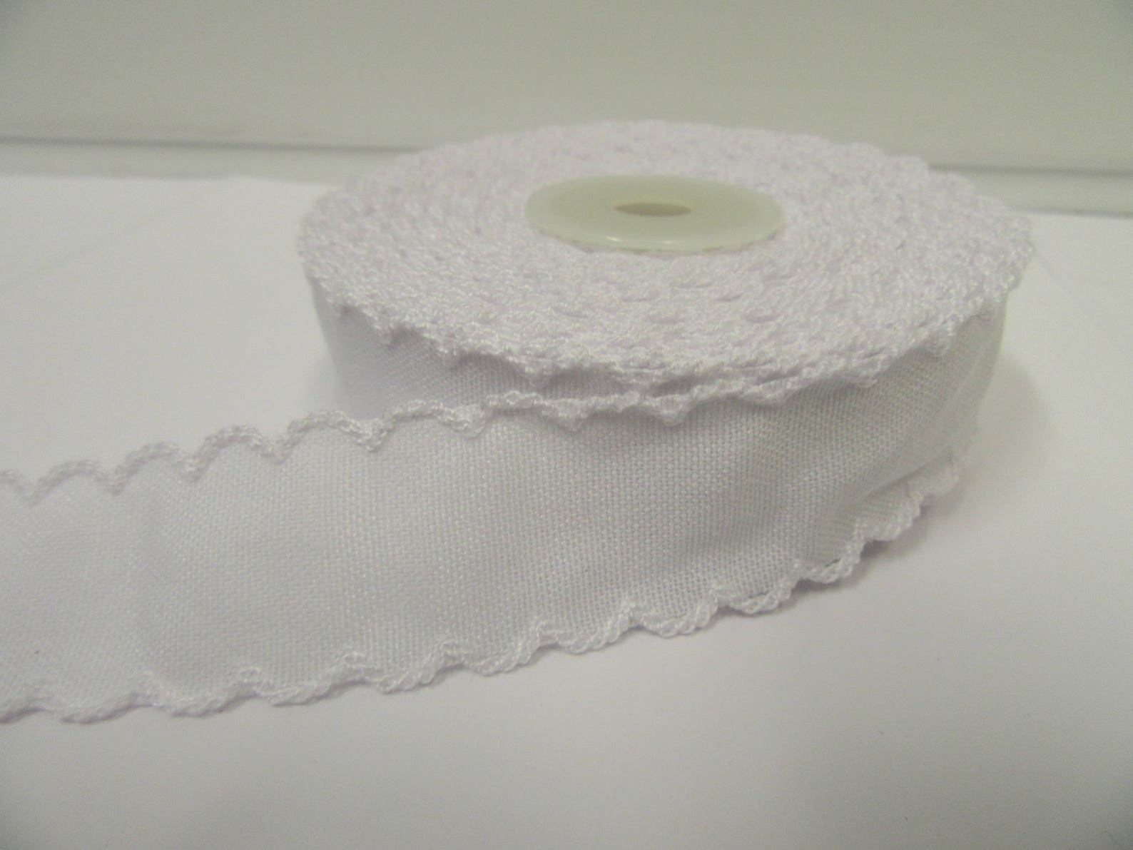 25mm 1" Vintage Scalloped Edge Ribbon, 2 or 10 Metres Cotton Plain 25 ...