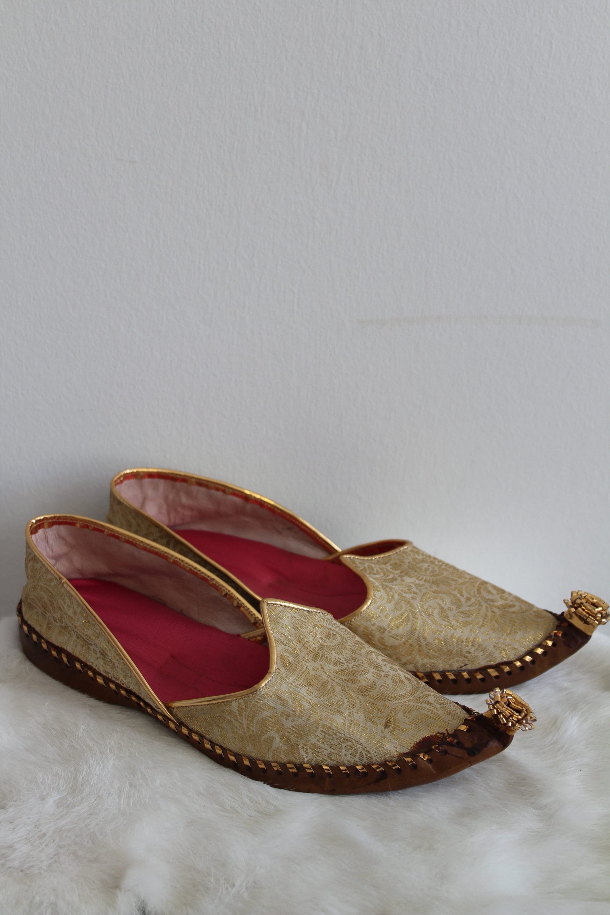 Vintage Gold Tone Slippers Indian Theme Toe Detail Unique | Etsy