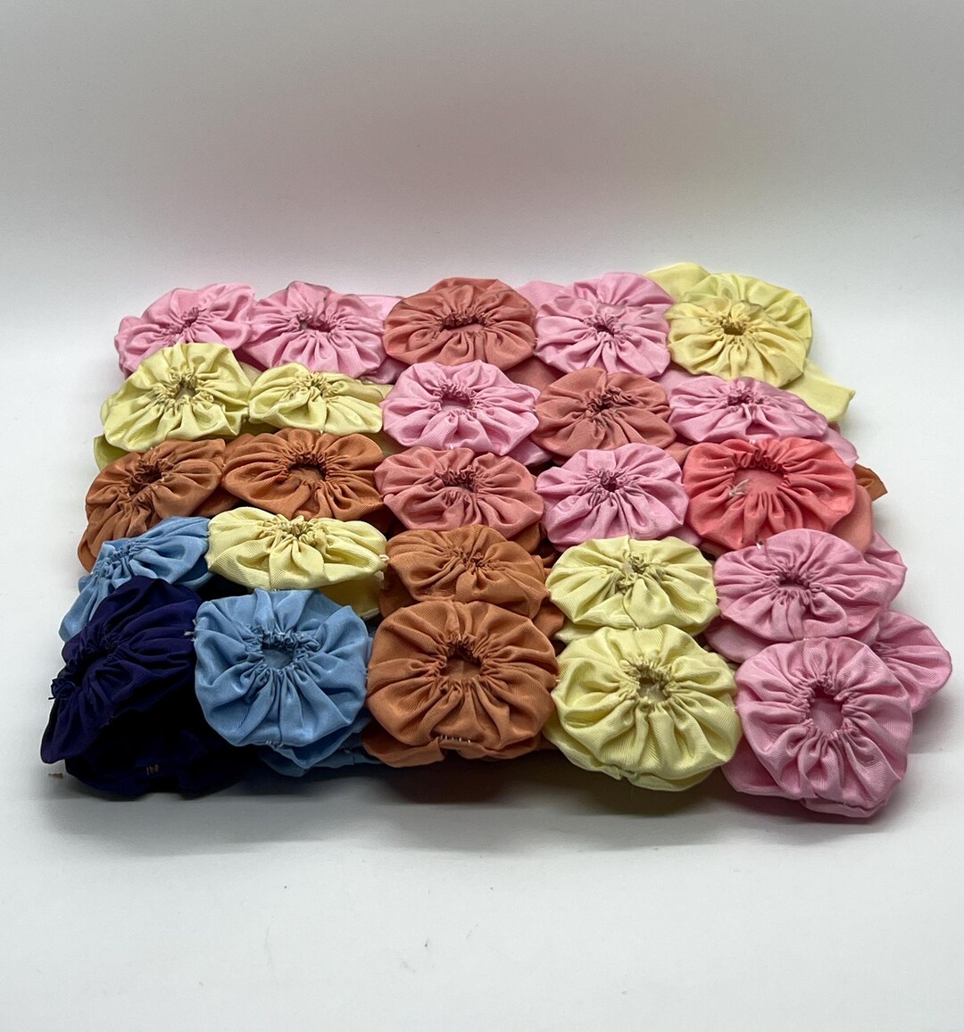 Vintage Yo-yo Satin Rounds Table Decor Pillow Piece Pink Coral Yellow ...