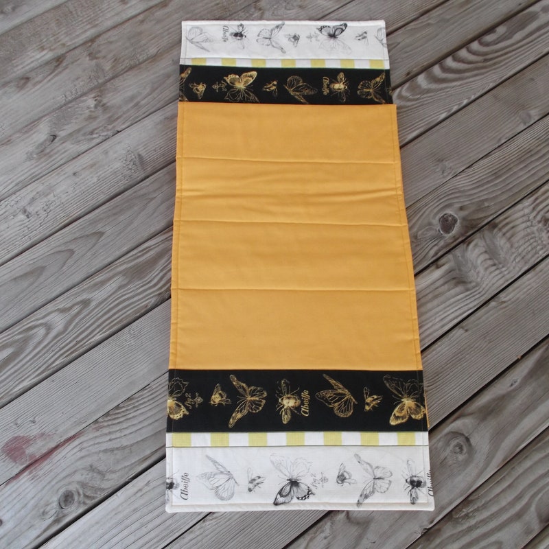 Bee Table Runner - Etsy
