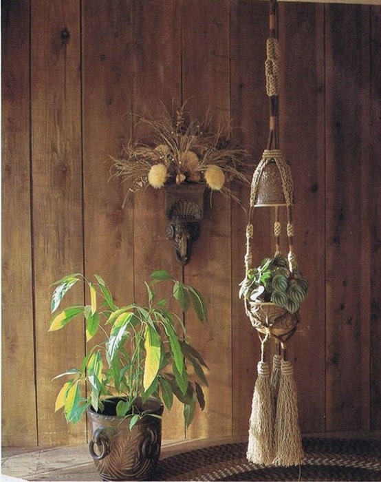 MACRAME PATTERN Vintage 70s Vintage Handmade Macrame Plant Hanger ...
