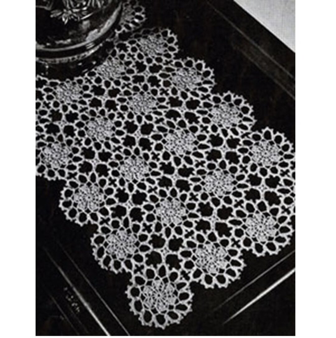 Crochet TABLE RUNNER Pattern Vintage 40s Crochet TABLECLOTH Pattern ...