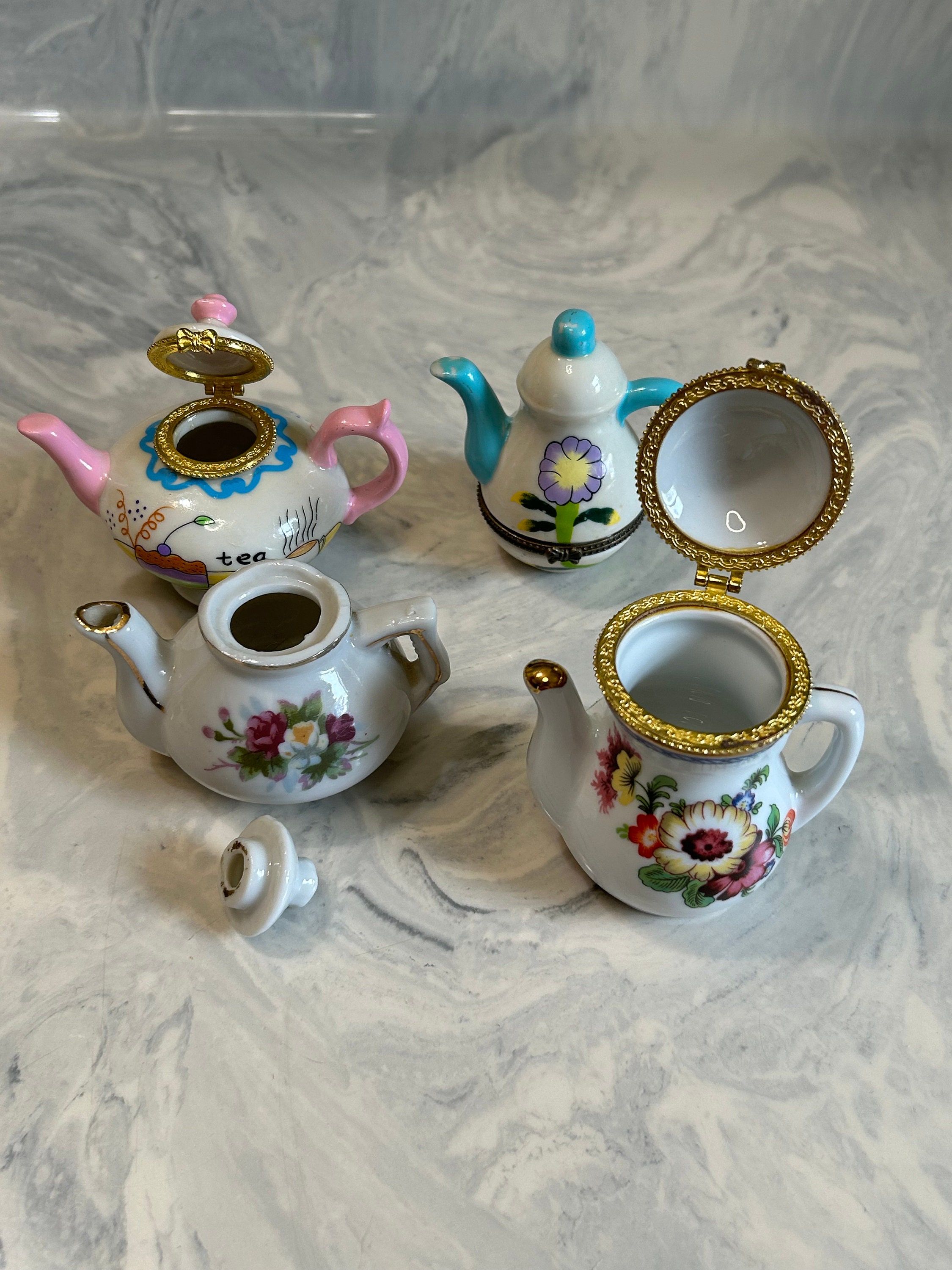 Vintage Set of 4 Miniature Colorful Teapots - Etsy
