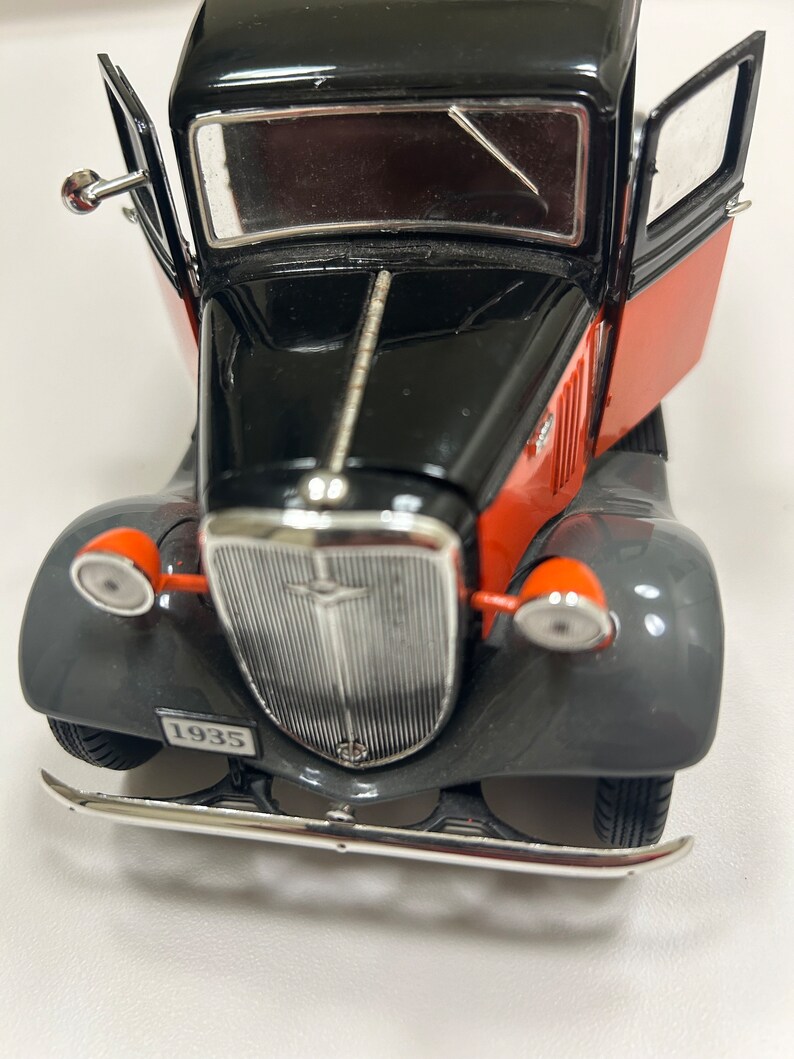 1935 Chevrolet 1 1/2 Ton Panel 1:24 Scale Diecast Pro Hardware Truck - Etsy