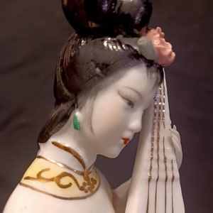 Japanese Geisha Playing A Biwa | 1950's Geisha Figurine | Geisha ...