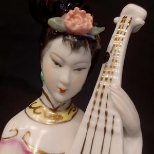 Japanese Geisha Playing A Biwa | 1950's Geisha Figurine | Geisha ...