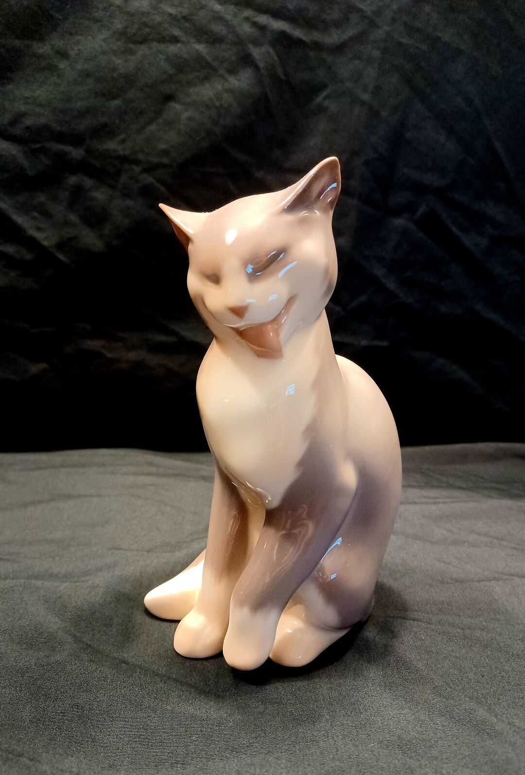 Bing & Grondahl Cat #2452 - B G Cat Figurine #2452 - Copenhagen Denmark ...