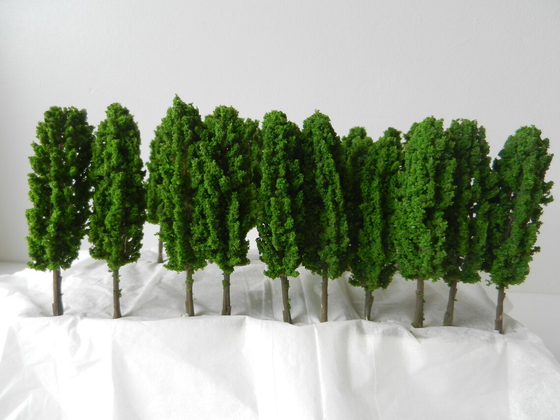 20 Slim Model Fir Trees 10 Cm Mid Green H4 Scenery for OO Scale Railway ...