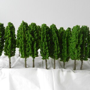 20 Slim Model Fir Trees 10 Cm Mid Green H4 Scenery for OO Scale Railway ...