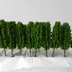 20 Slim Model Fir Trees 10 Cm Mid Green H4 Scenery for OO Scale Railway ...