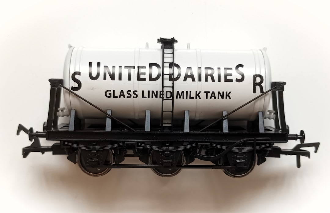 Milk Tanker Model Wagon OO Gauge Railcar Train Truck Dapol 1:76 Scale ...