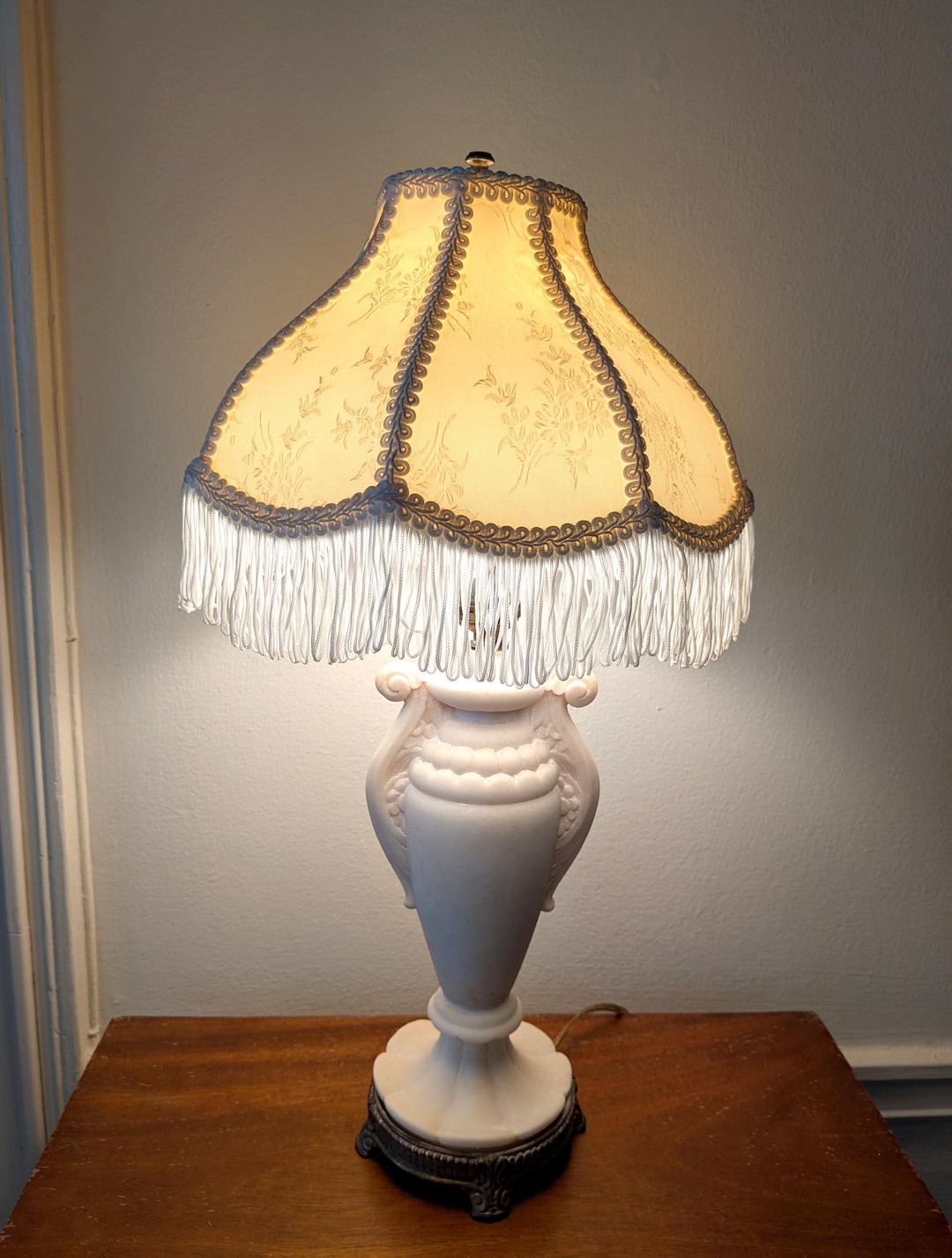 Vintage Kaeder Alabaster Table Lamp: Brocade Fringe Shade - Etsy