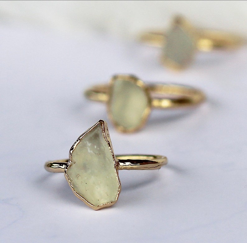 Libyan Desert Glass Ring: Raw Tektite Gold Band, Meteor Gemstone - Etsy