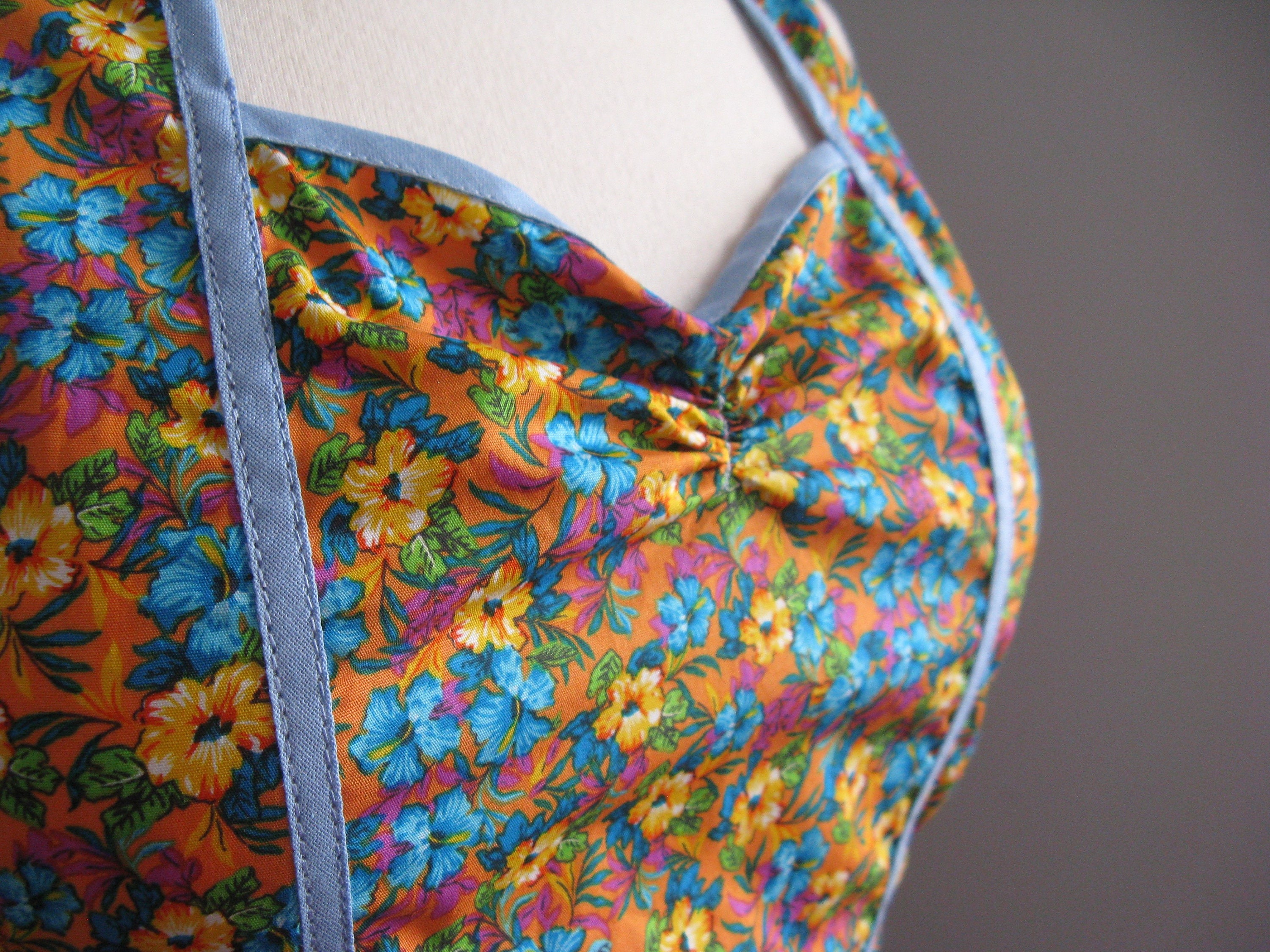 Bright Floral Apron 1940s Apron Womens Apron Retro Apron Vintage Style ...