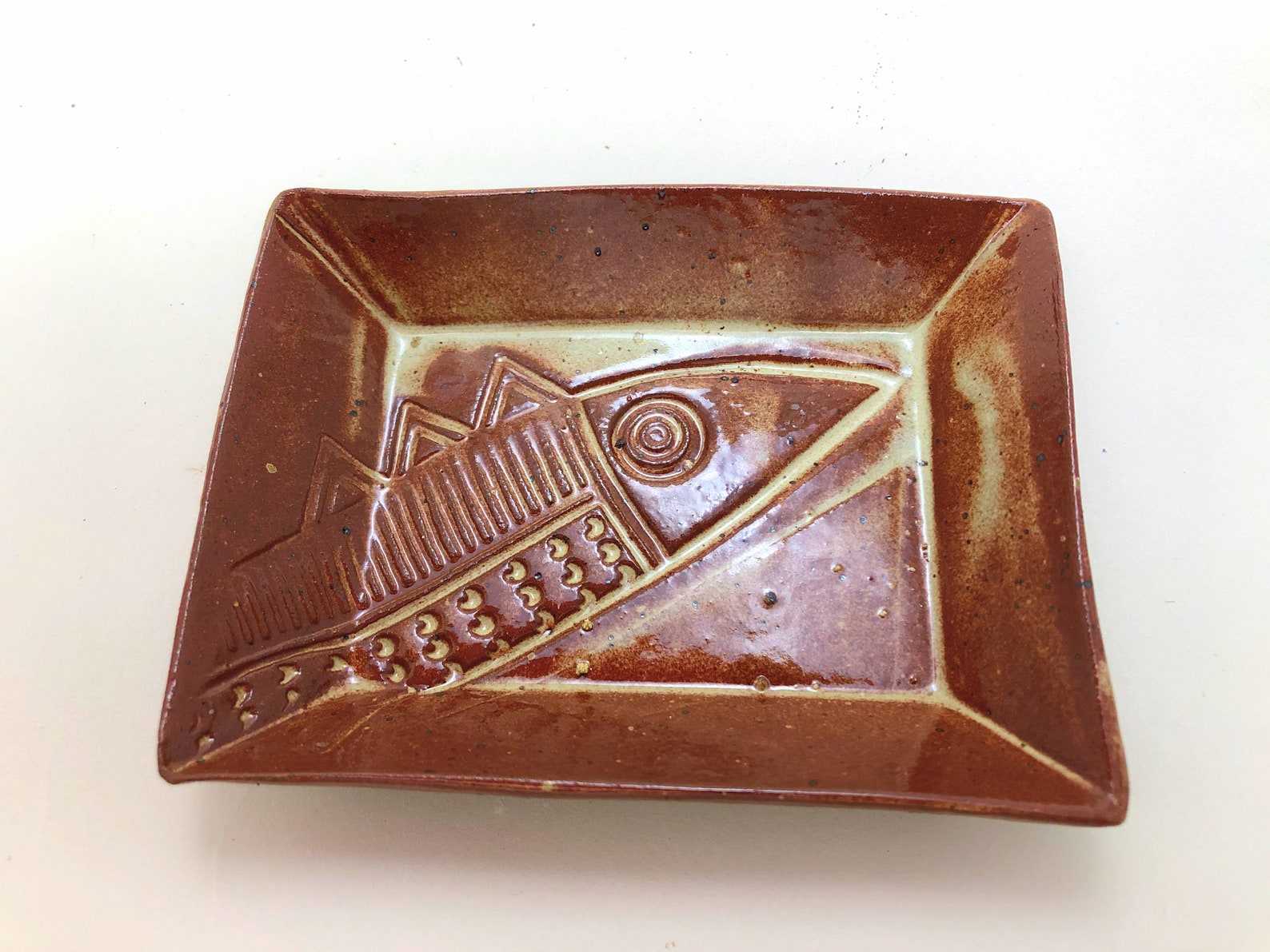 Cream Breaking Rust Fish Soap Dish - Etsy