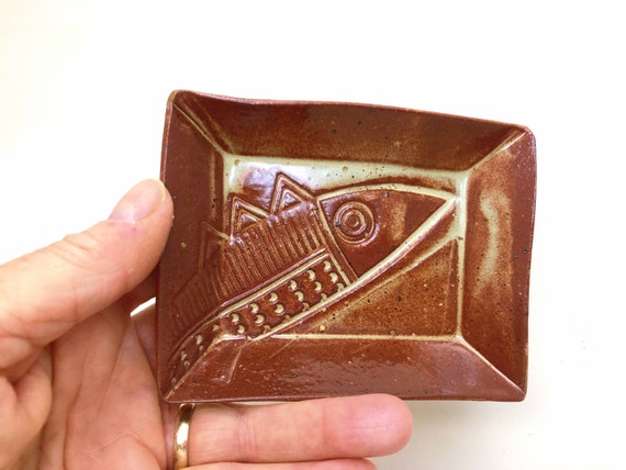 Cream Breaking Rust Fish Soap Dish | Etsy