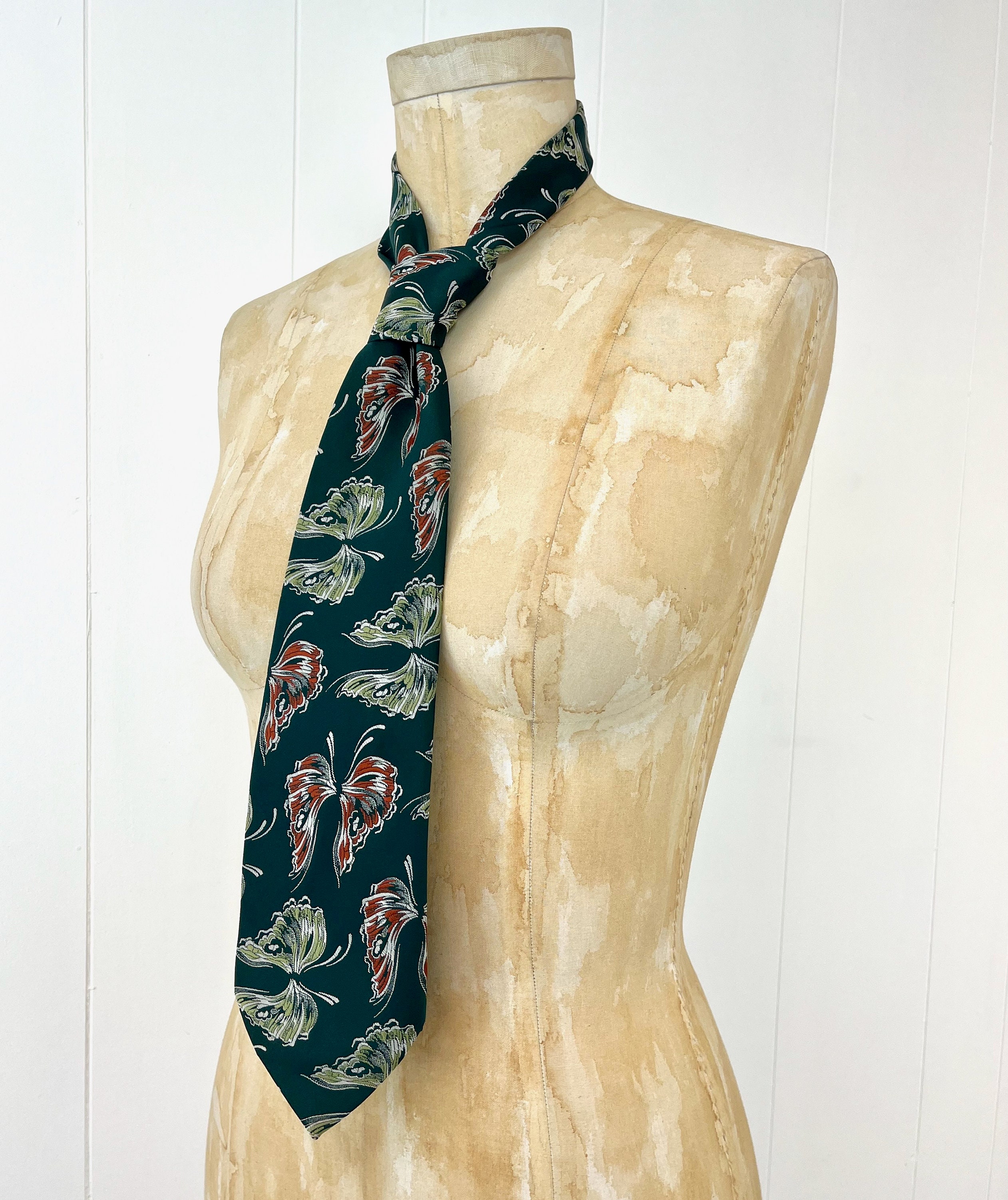 1960s/1970s Butterfly Bug Novelty Print Green Orange Vani-ties Tie ...