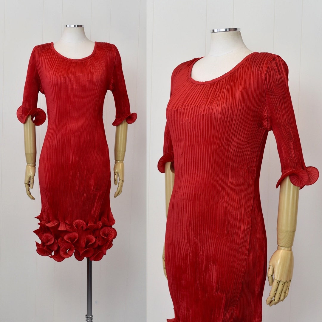 1980s Joan Mcgee Red Permanently Pleated 3D Ruffle Swirl Holiday Party ...