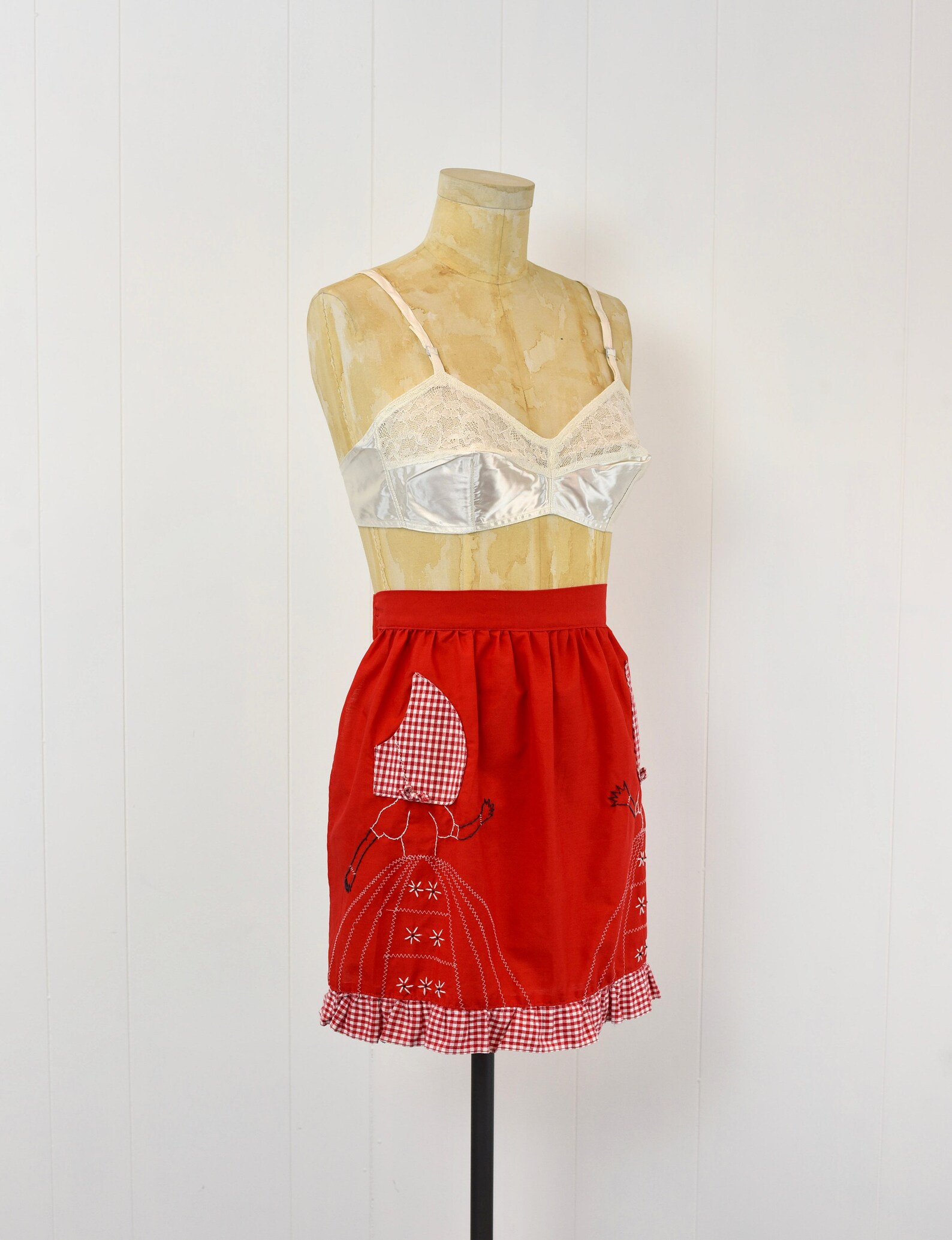 1950s Red White Gingham Plaid Southern Belle Novelty Print Cotton Mid ...