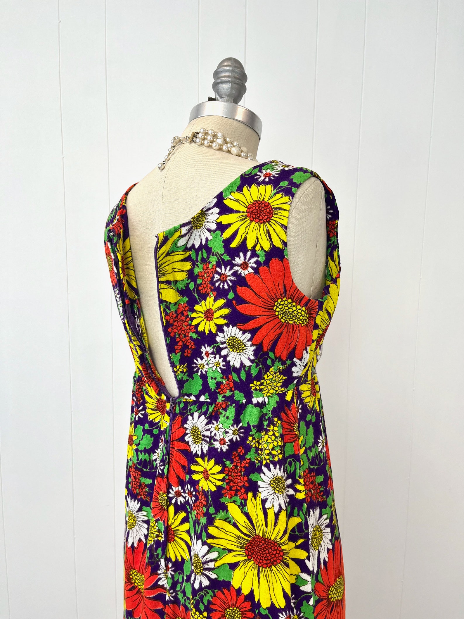 1960s/1970s Daisy Flower Power Floral Print Purple Boho Hippie Maxi ...