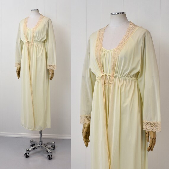 1960s/1970s Light Yellow Pastel Nylon Floral Lace Bou… - Gem